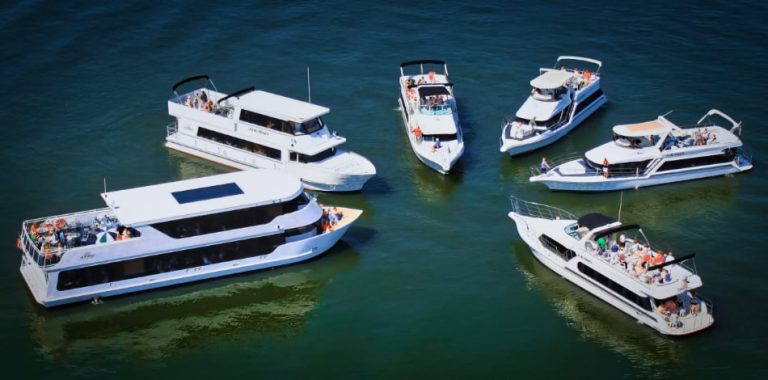 Lake Minnetonka Cruise and Dining on Al and Alma's